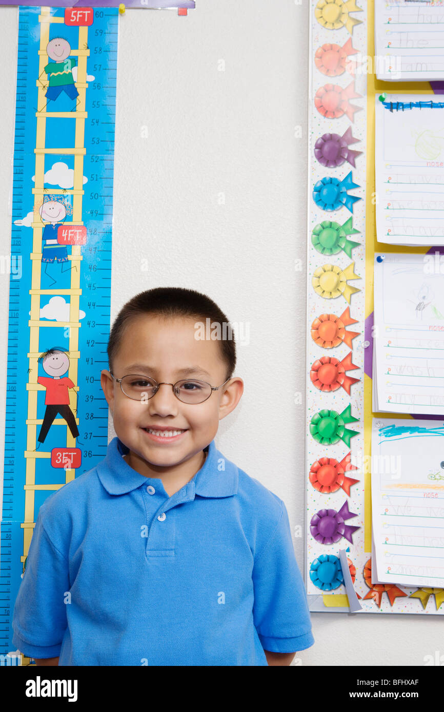 Student measuring length hi-res stock photography and images - Alamy