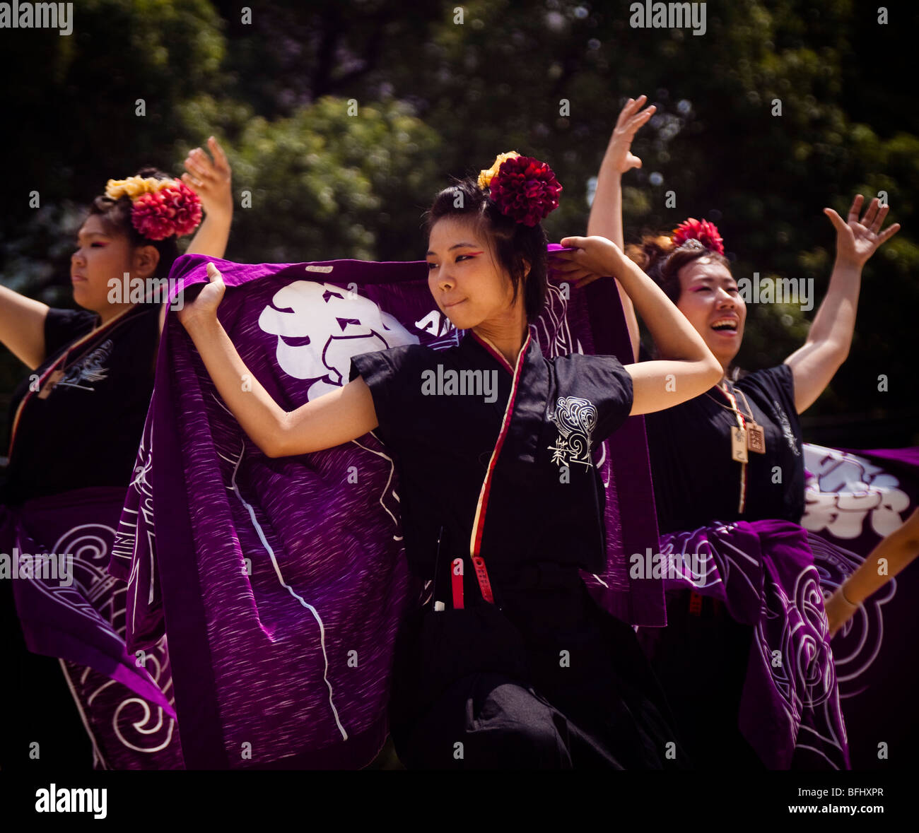 Japanese Girls Dancing High Resolution Stock Photography and Images - Alamy