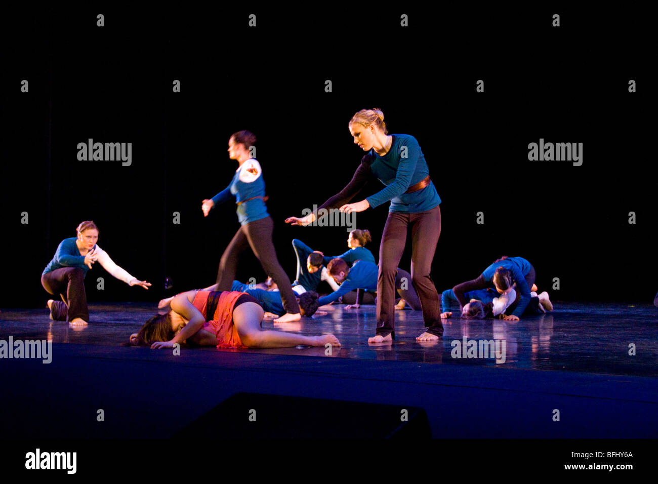 Drama class bow hi-res stock photography and images - Alamy