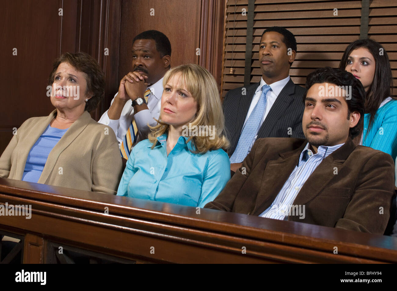 People listening courtroom hi-res stock photography and images - Alamy