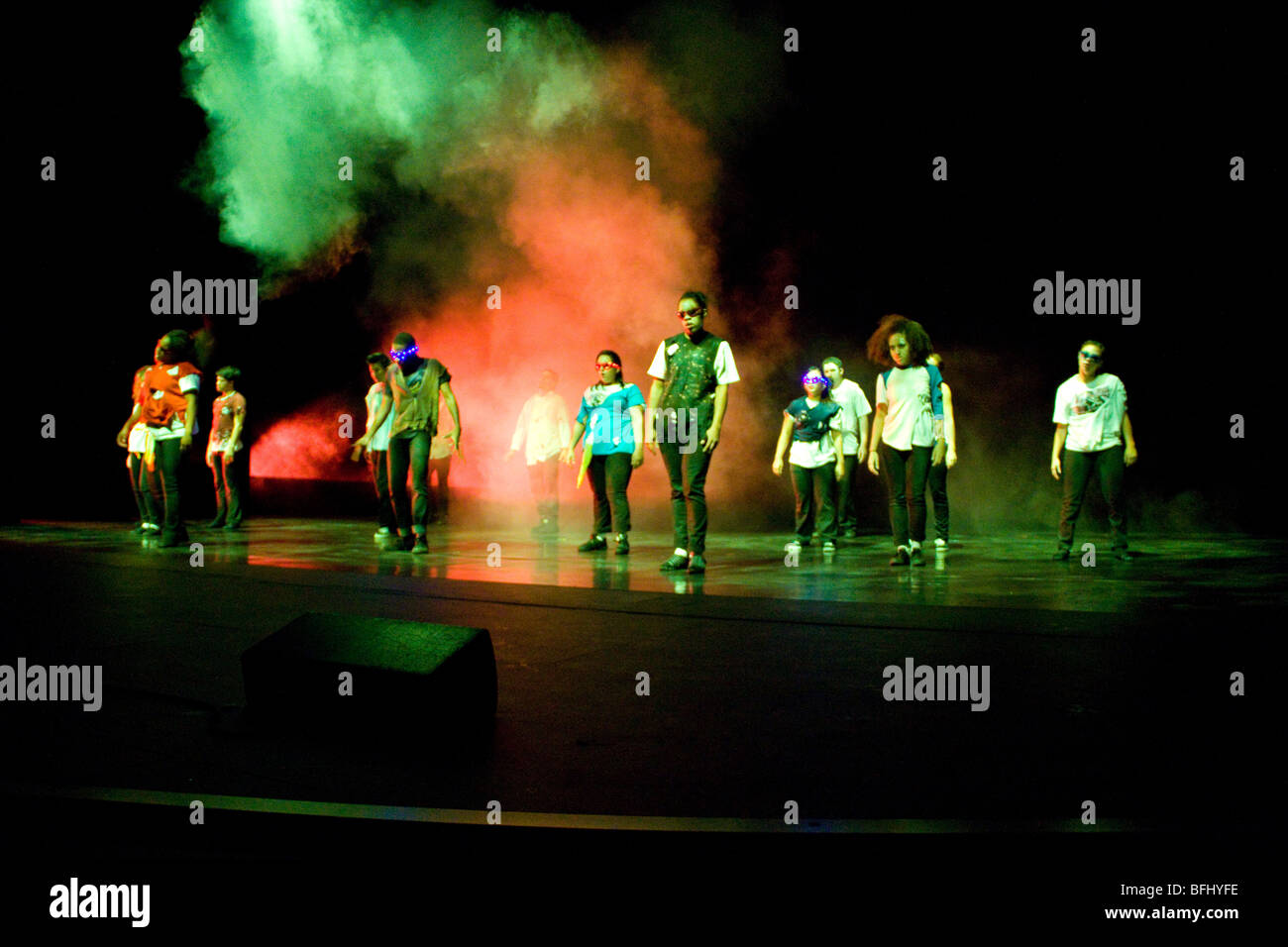 perform present choreograph modern jazz ballet hip-hop student stage ...