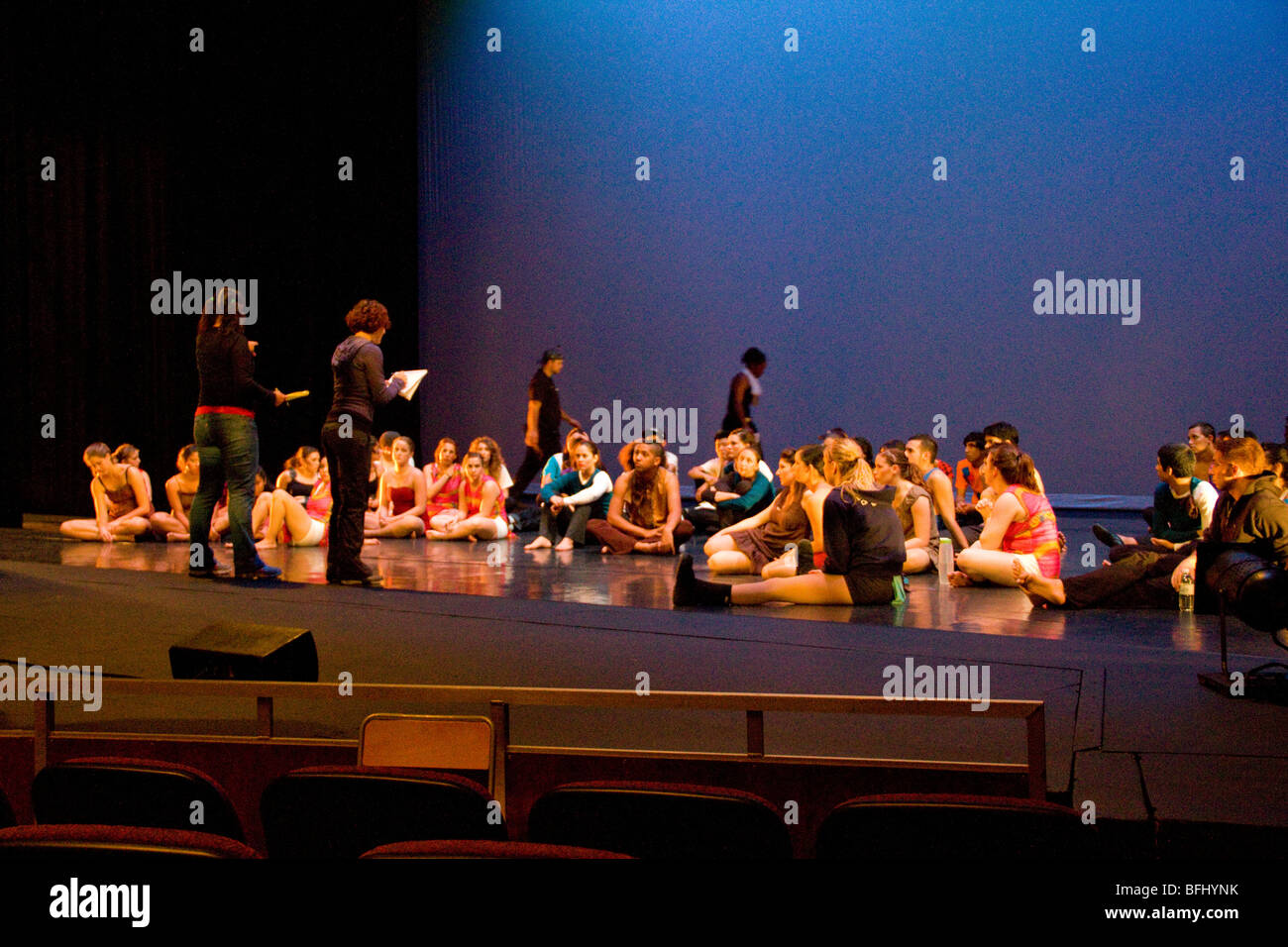 perform present choreograph modern jazz ballet hip-hop student stage ...