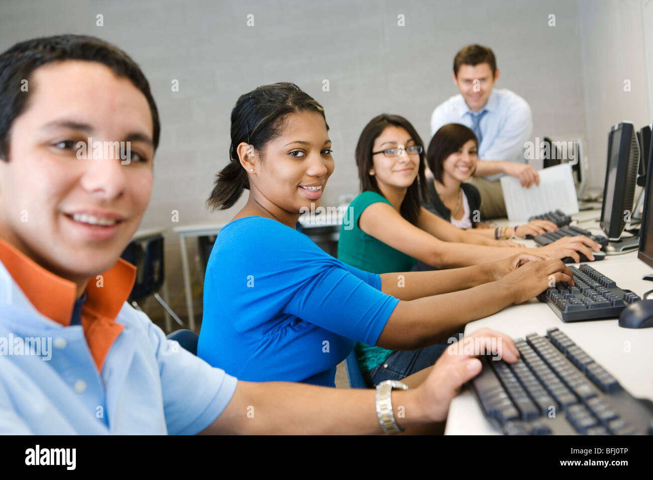 Girl computer school posed hi-res stock photography and images - Alamy