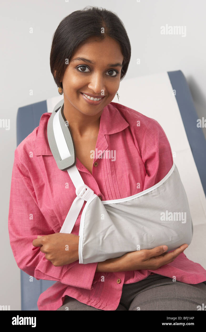 Woman arm sling hi-res stock photography and images - Alamy