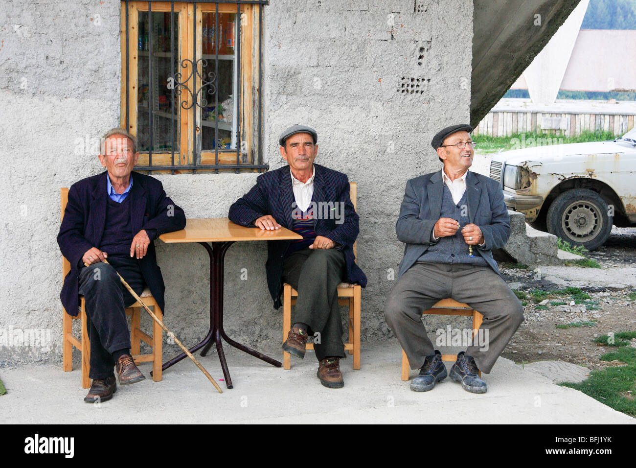Group of local men hi-res stock photography and images - Alamy