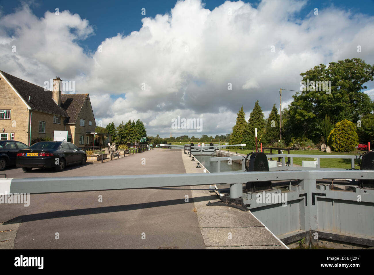 St John's Lock on the River Thames at Lechlade, Gloucestershire, Uk ...