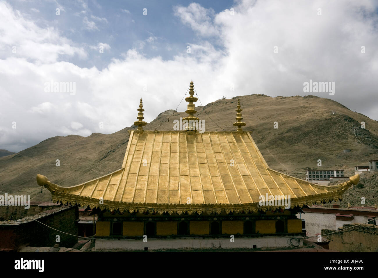 gold temple roof at ganden monastery Stock Photo - Alamy
