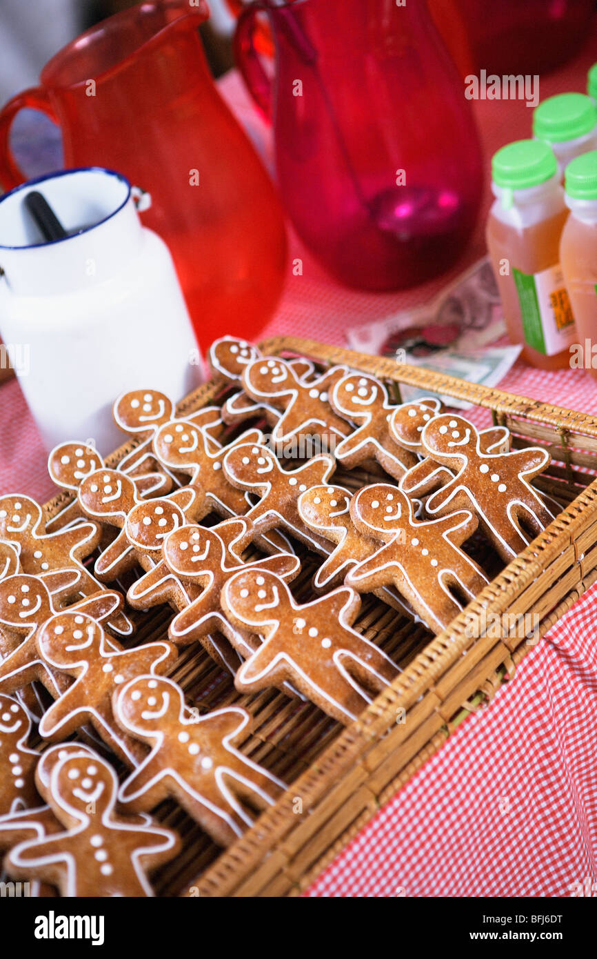 Gingerbread men in rows, South Africa Stock Photo - Alamy