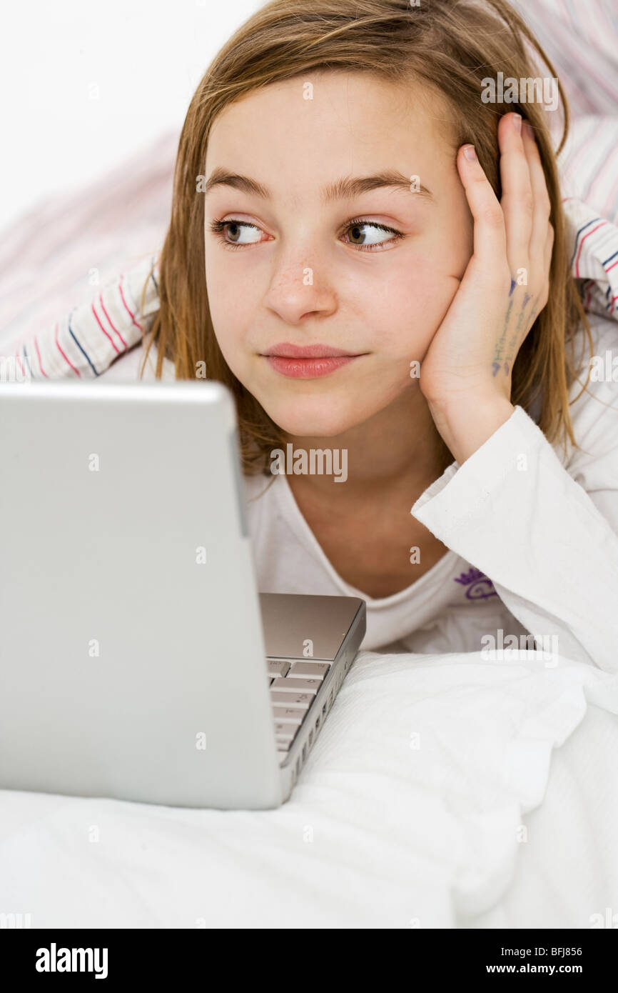 Teen laptop from front hi-res stock photography and images - Alamy