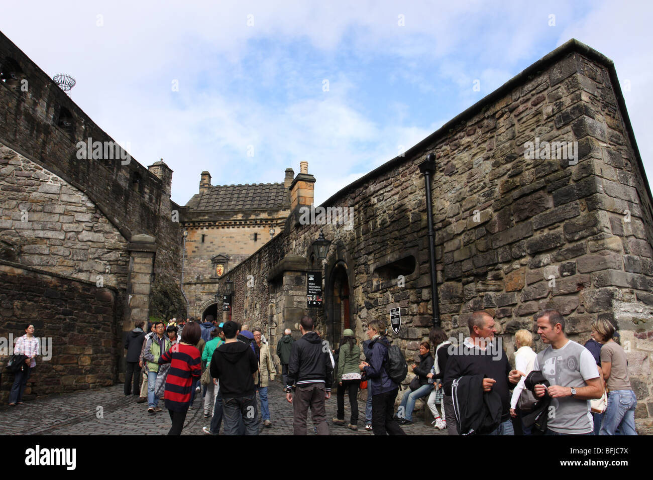 Tourists visiting Edinburgh Castle Scotland August 2009 Stock Photo - Alamy