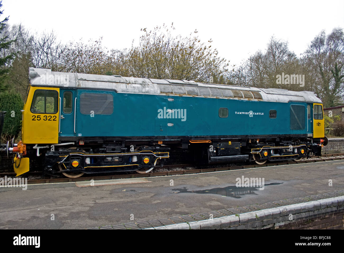 Class 25 diesel locomotive hi-res stock photography and images - Alamy