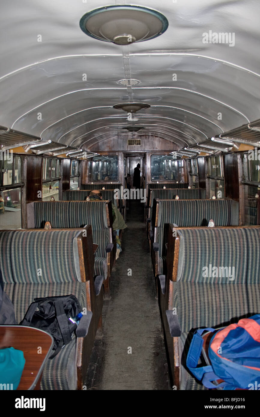 Lms railway carriage hi-res stock photography and images - Alamy