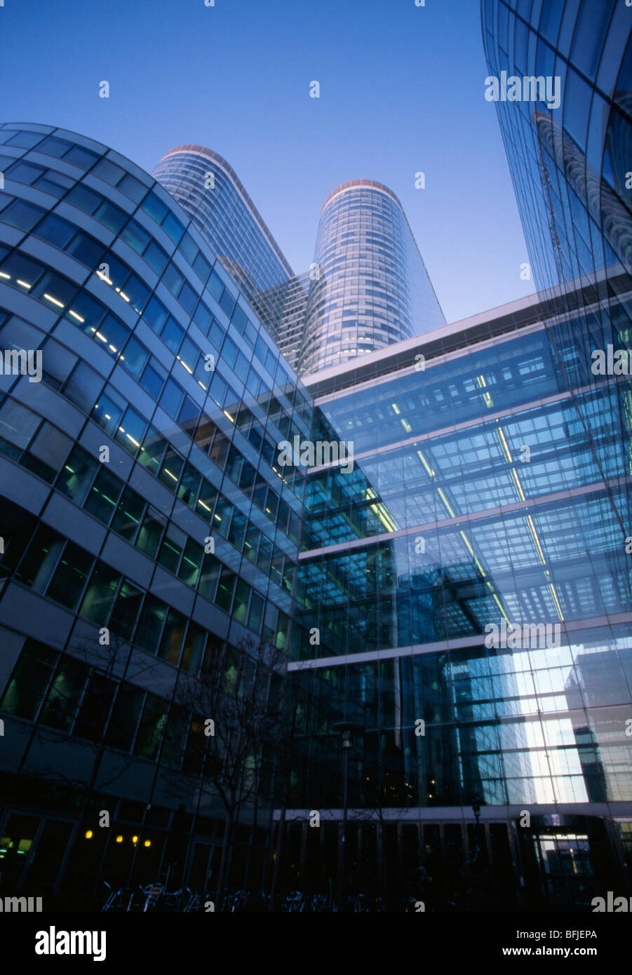 Paris skyscrapers hi-res stock photography and images - Alamy