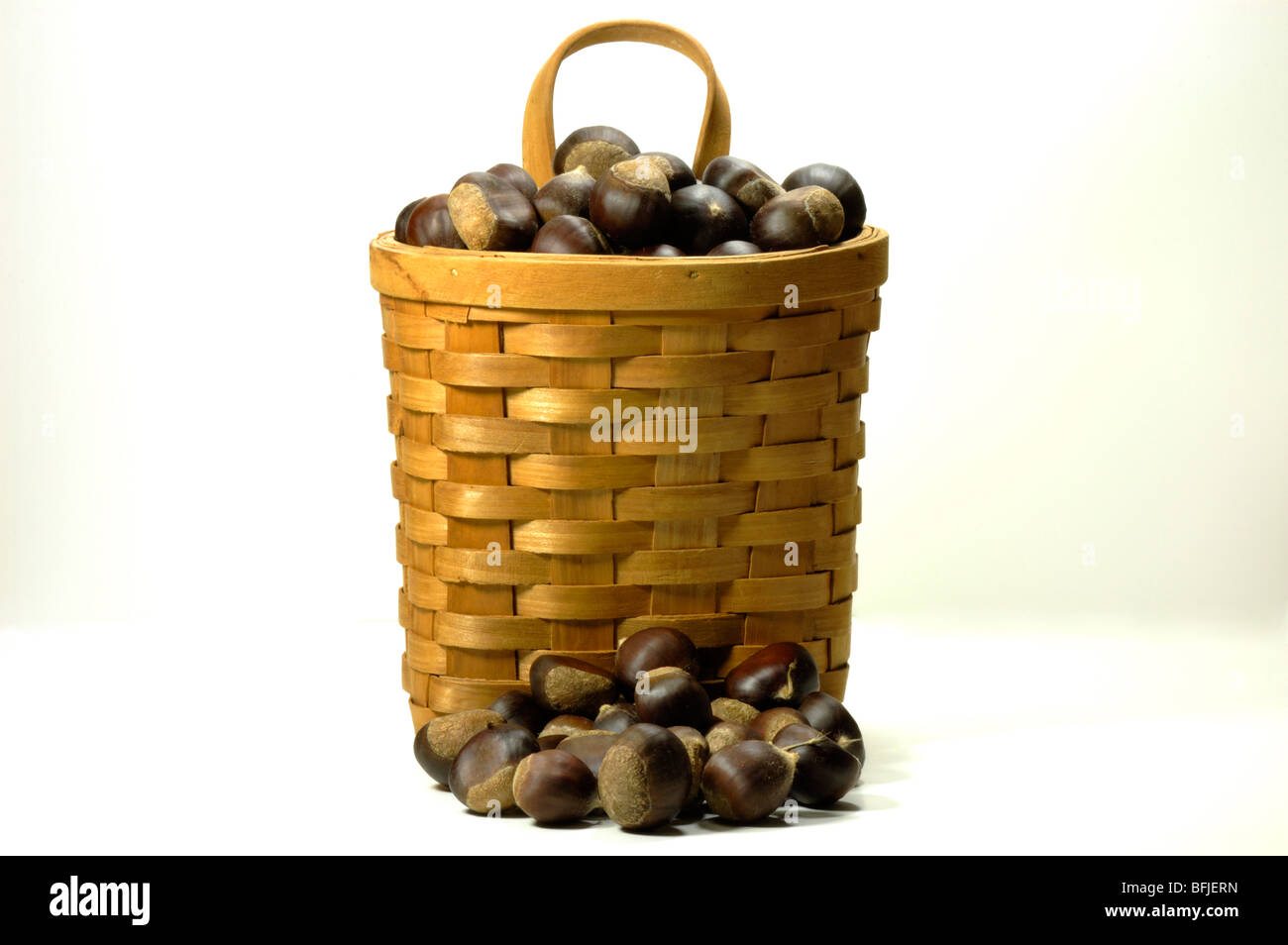 Chinese chestnuts hi-res stock photography and images - Alamy