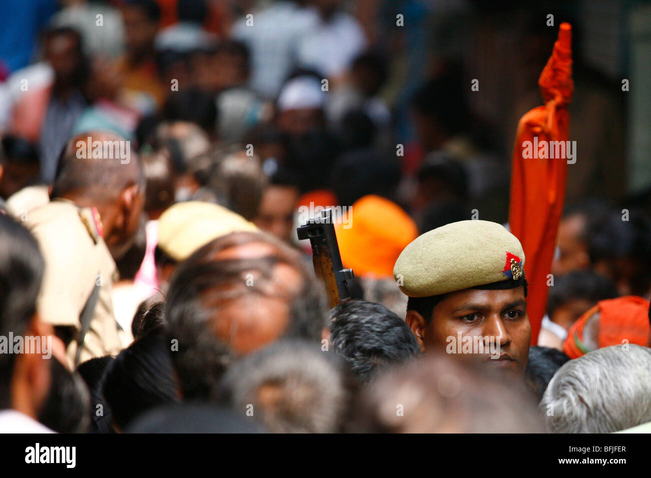 India crowd hi-res stock photography and images - Alamy