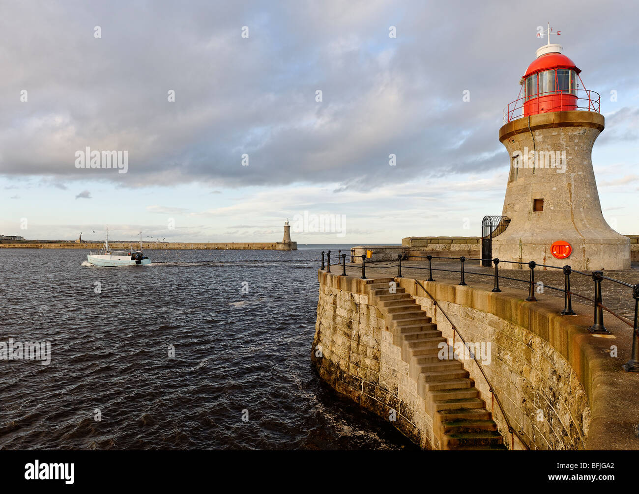 The lighthouses on South Shields and Tynemouth piers at the mouth of ...