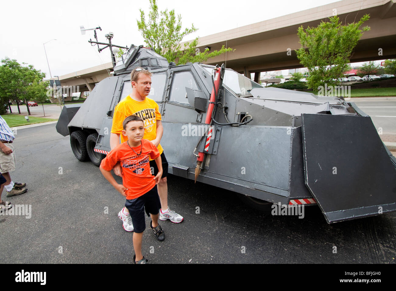 Tiv tiv2 tornado intercept vehicle hi-res stock photography and images ...