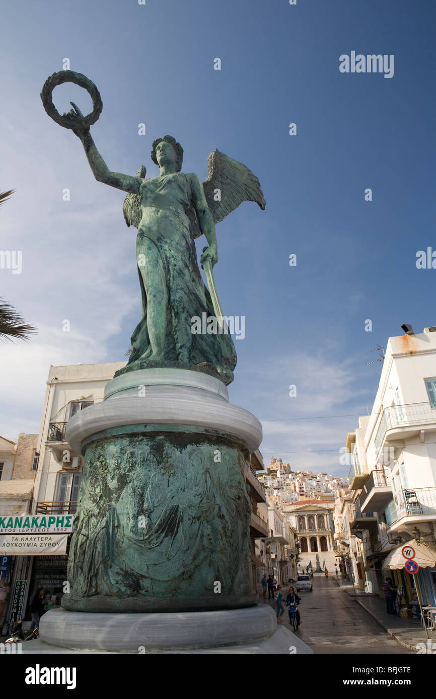 Sculpture greece woman hi-res stock photography and images - Alamy