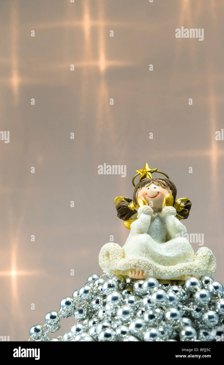 Angel statue sitting hi-res stock photography and images - Alamy