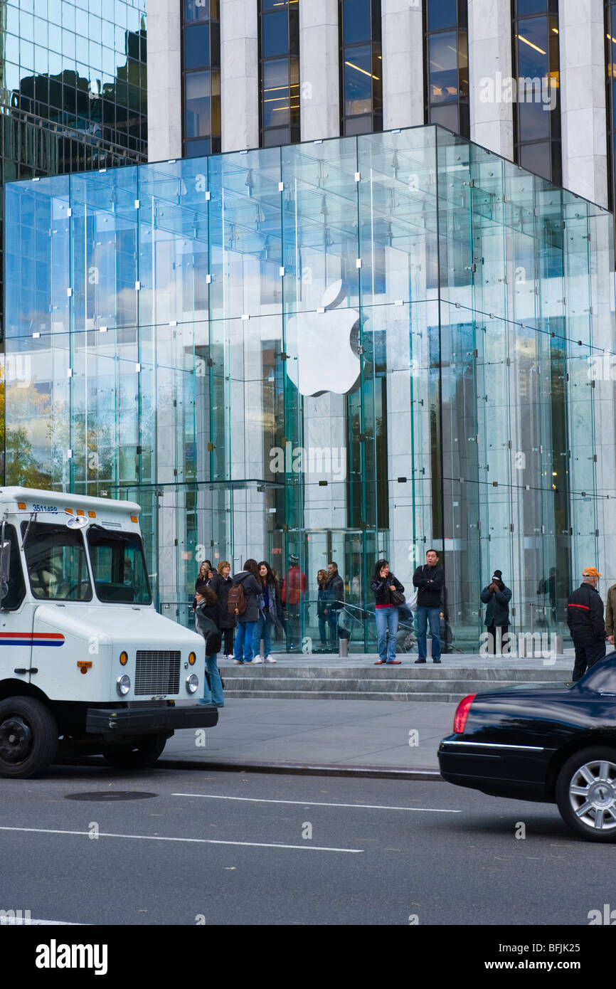 New York City , The Big Apple , the futuristic modern contemporary ...