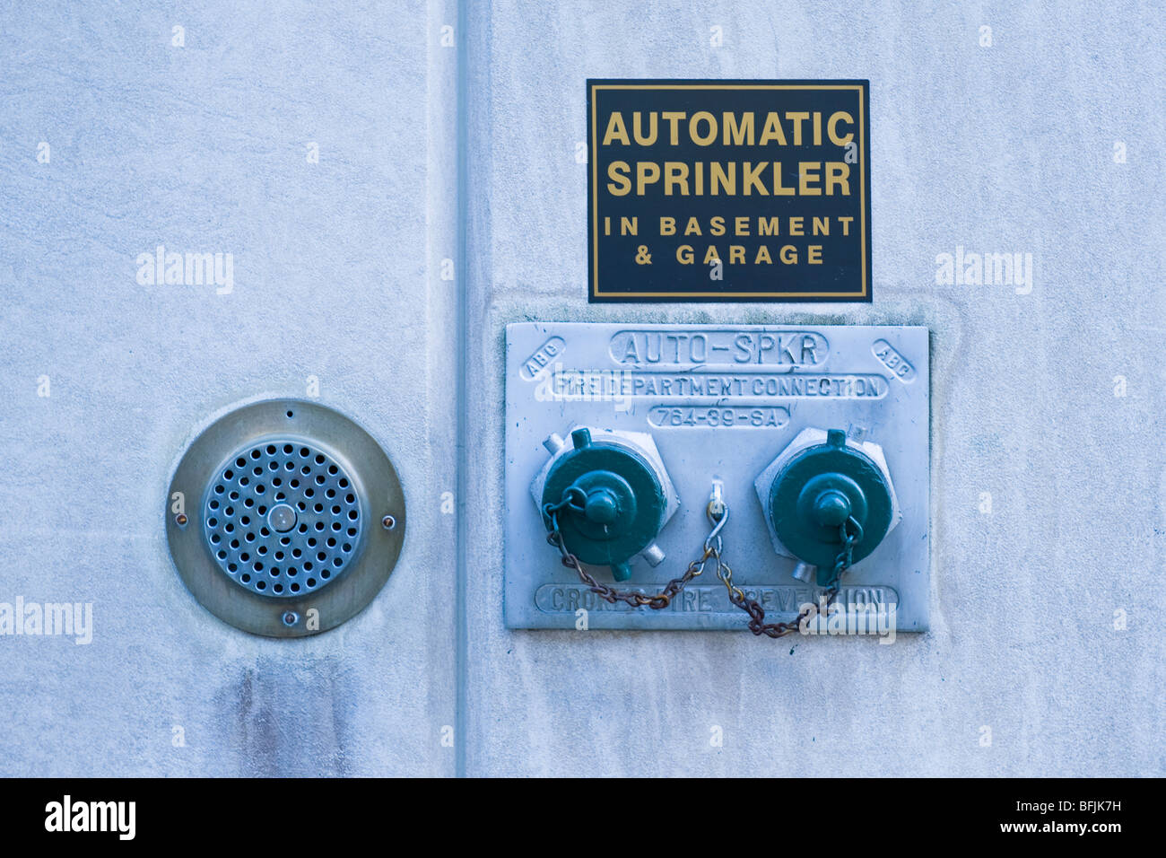 New York City , The Big Apple , Fire Department standpipe Siamese ...