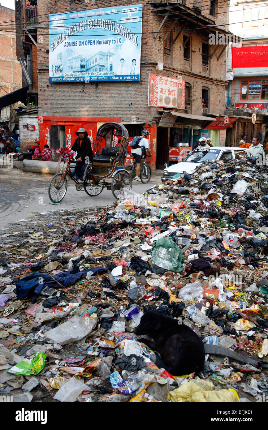 binmen strike nepal 2009 Stock Photo - Alamy