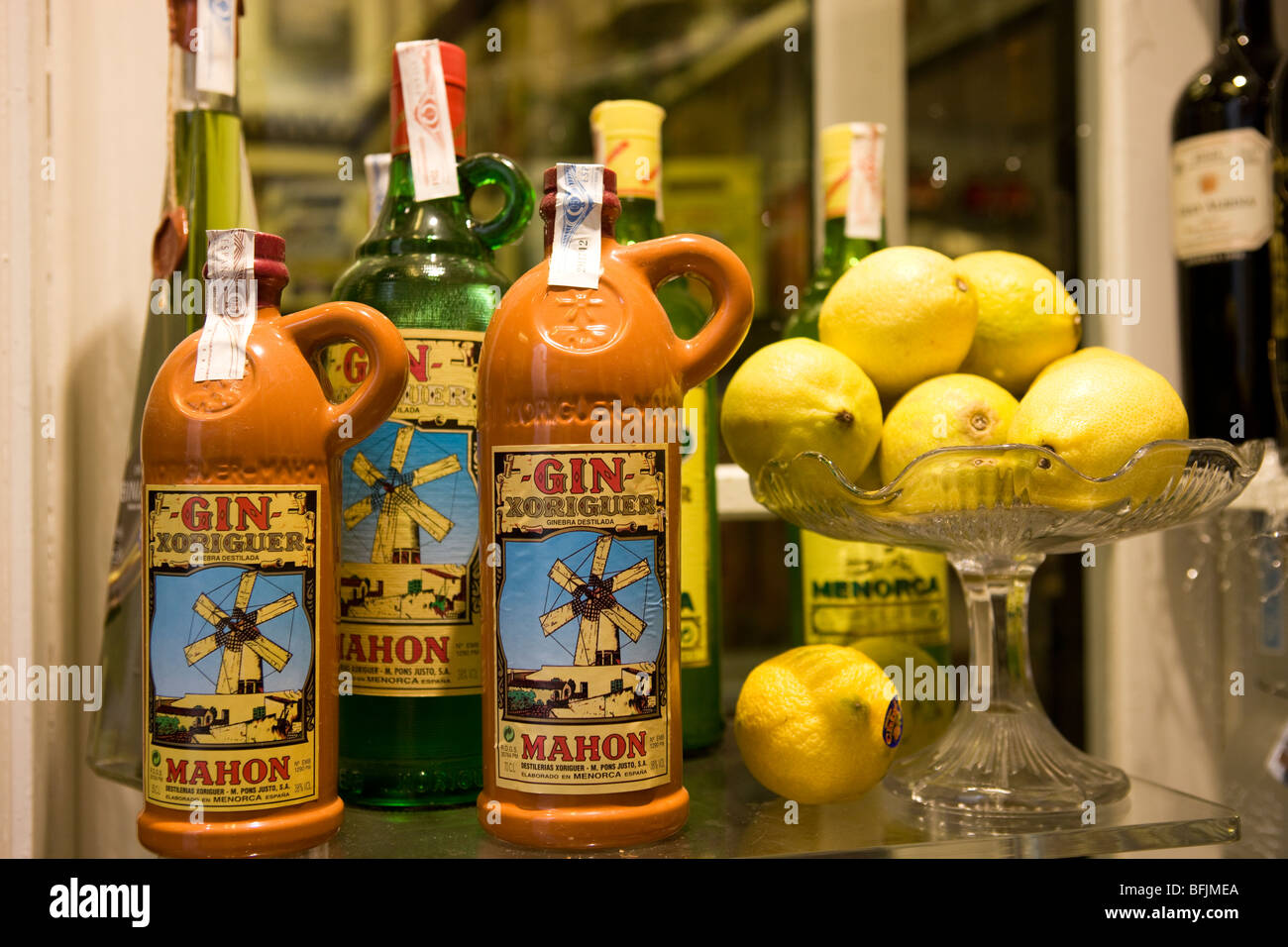 Gin spain hi-res stock photography and images - Alamy