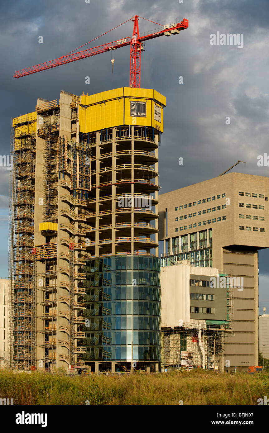 High rise office block hi-res stock photography and images - Alamy