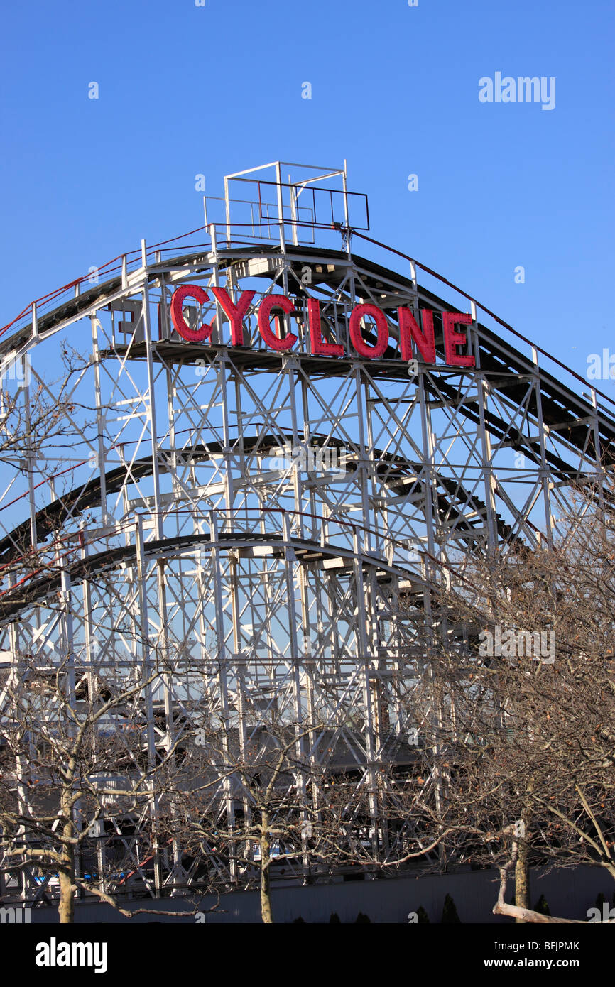 The cyclone wooden roller coaster hi-res stock photography and images ...