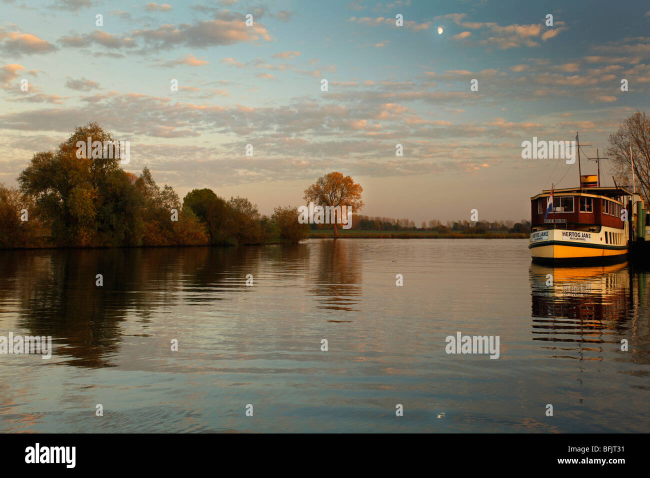 The river Maas near Maasbommel, The Netherlands Stock Photo - Alamy