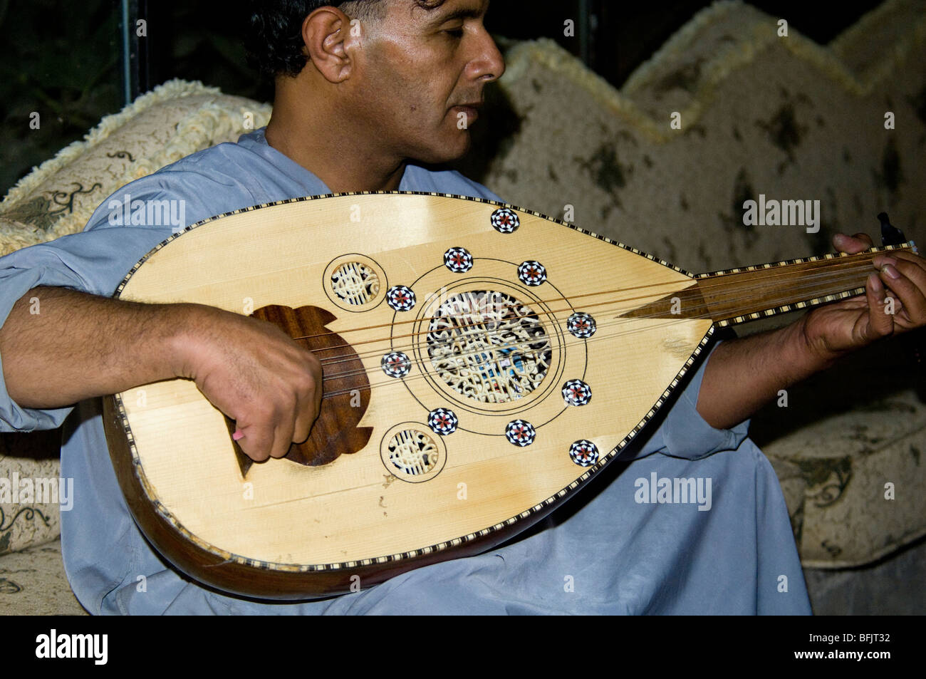 A musician and his Oud perform in Jordan Stock Photo - Alamy