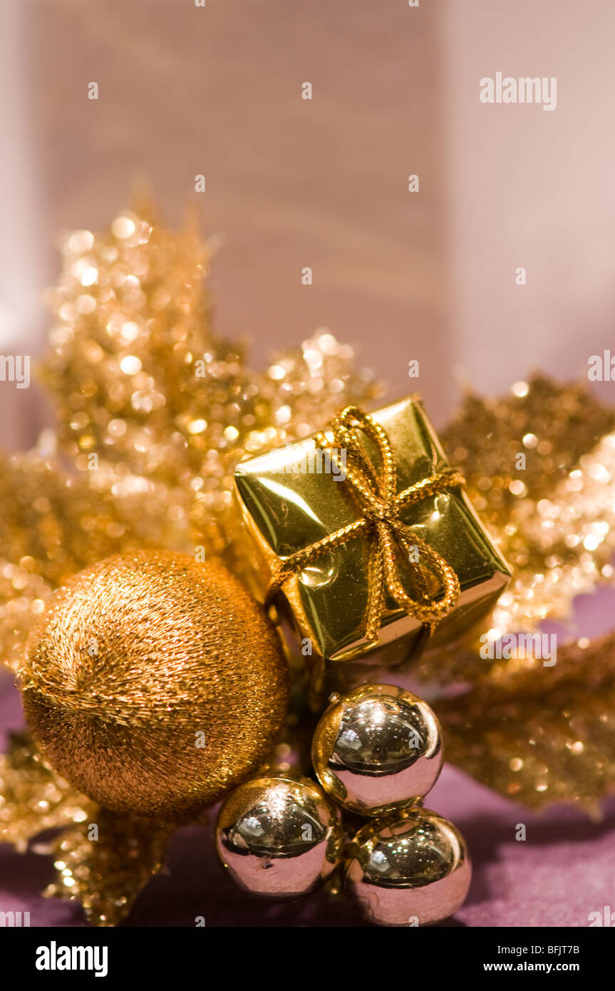 Gold and silver balls hi-res stock photography and images - Alamy