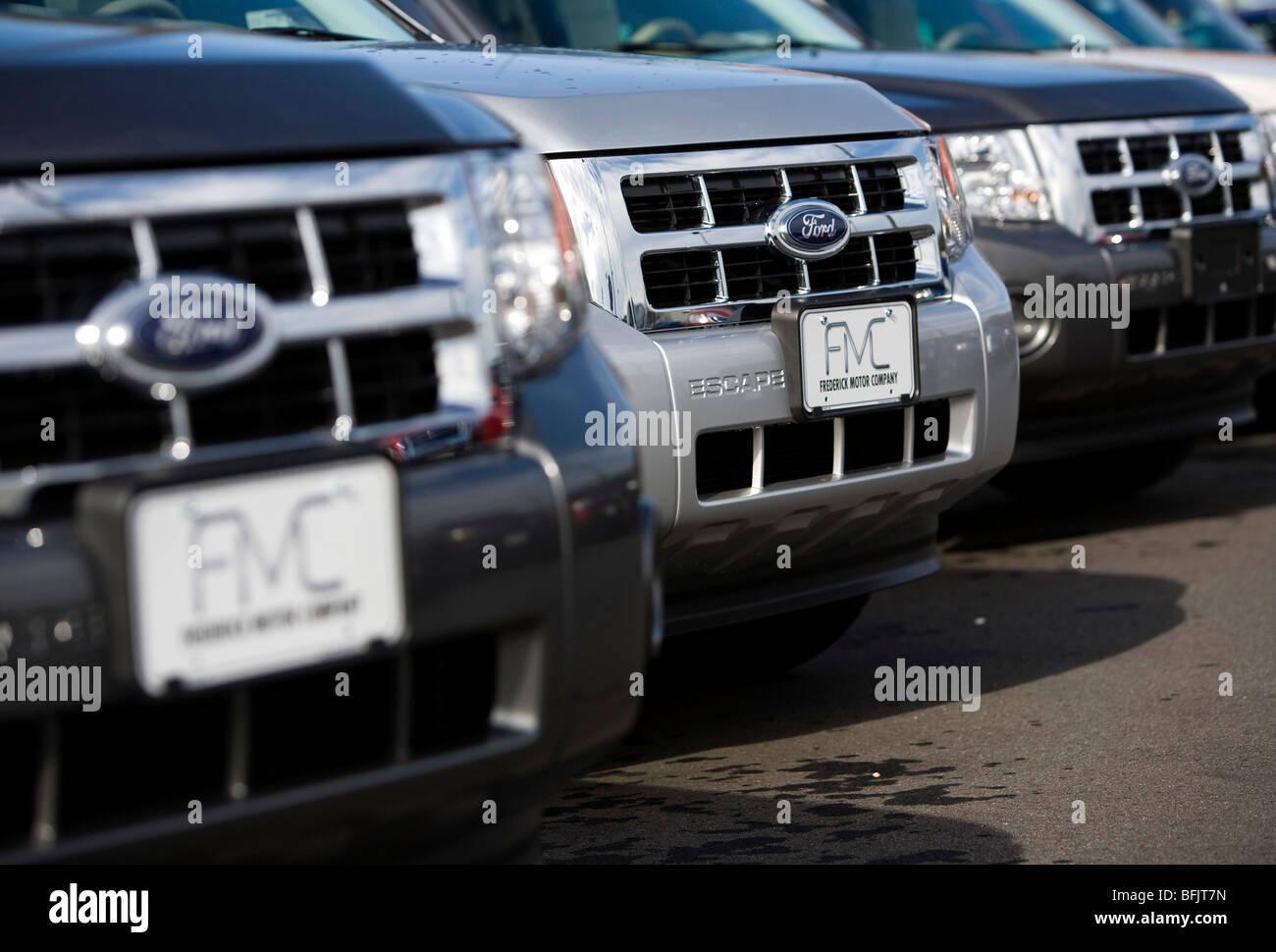 A Ford dealership in suburban Maryland Stock Photo - Alamy