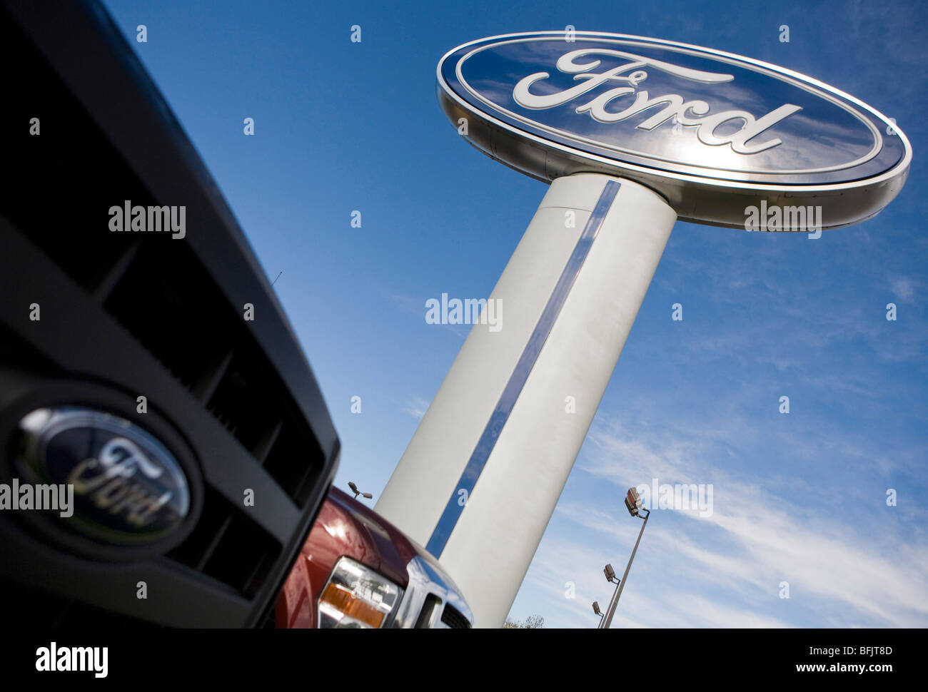 A Ford dealership in suburban Maryland Stock Photo - Alamy