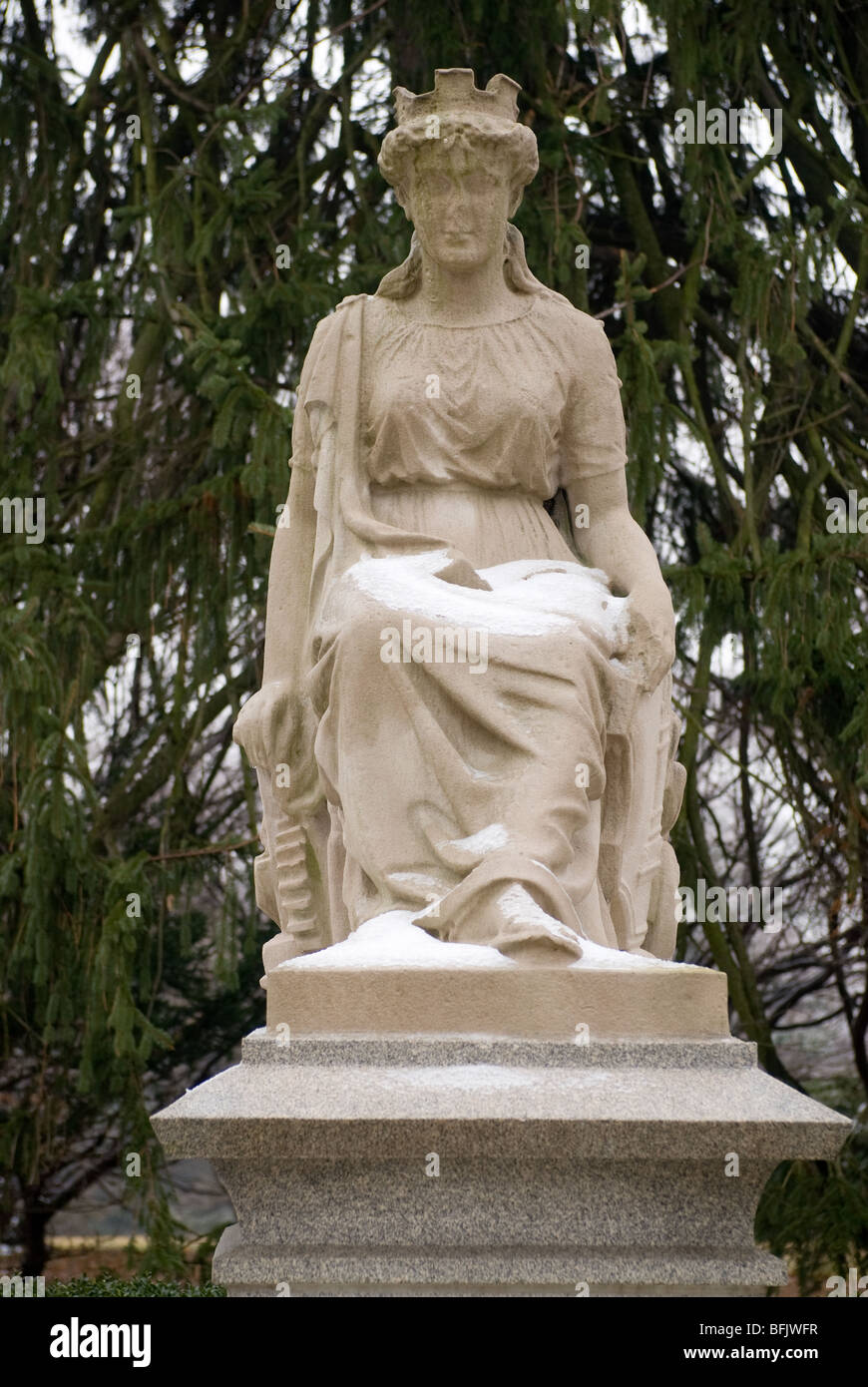 Lady baltimore statue hi-res stock photography and images - Alamy