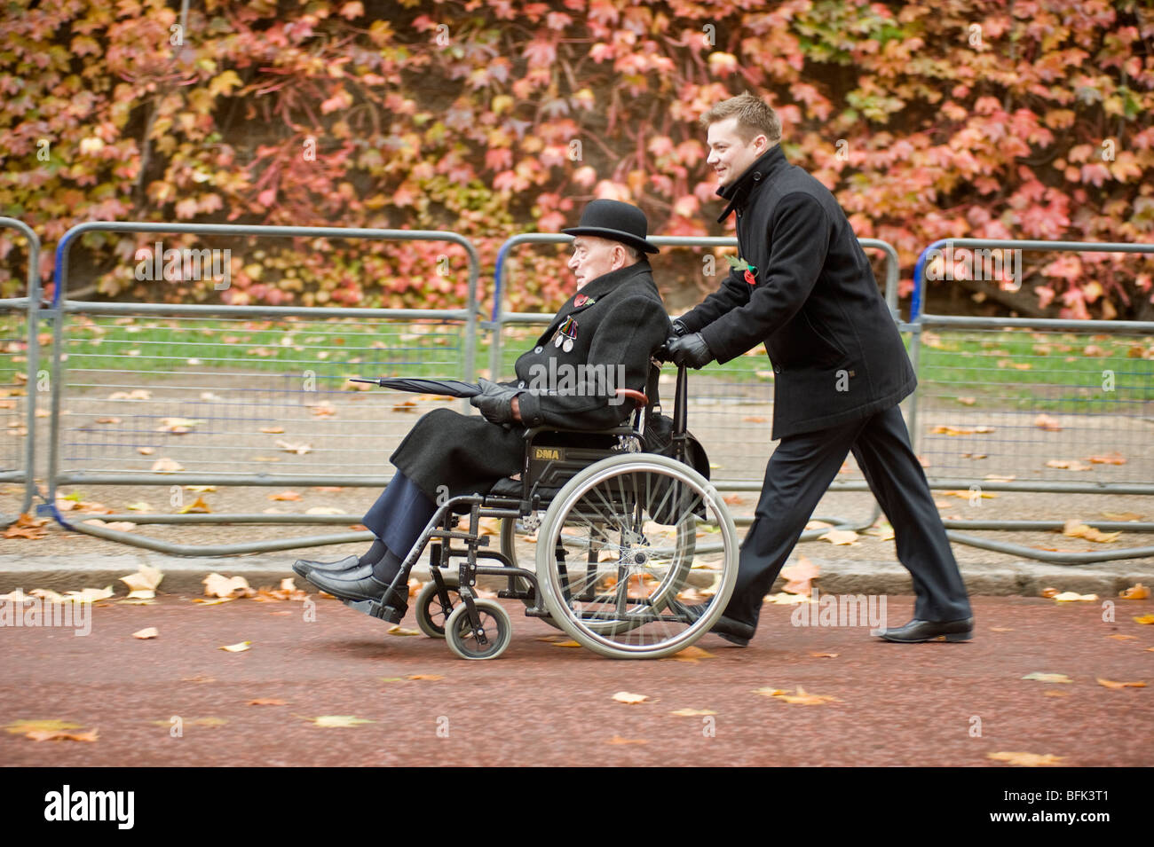 Wheelchairs soldiers hi-res stock photography and images - Alamy