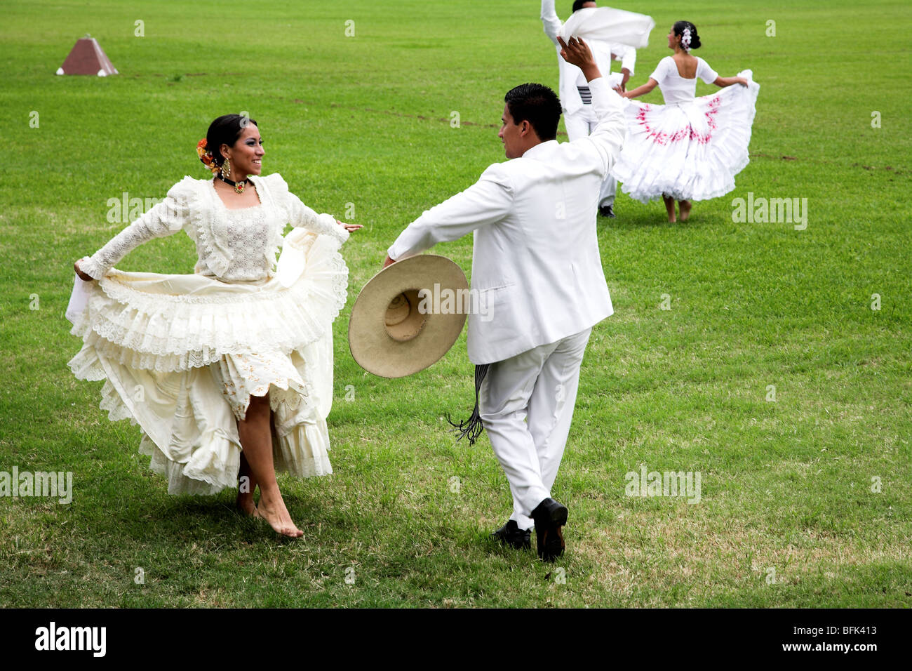 Traditional Peruvian dancers Stock Photo - Alamy