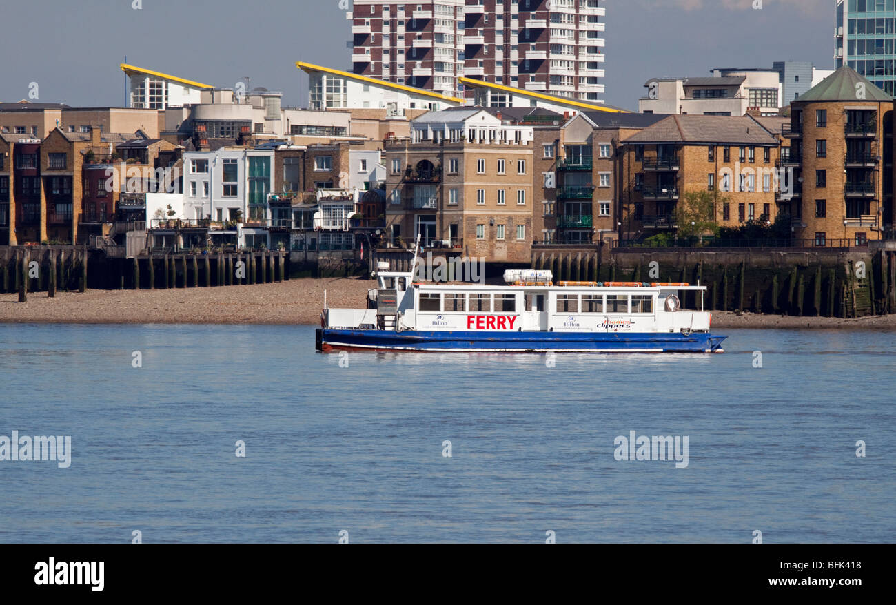 Thames ferries hi-res stock photography and images - Alamy