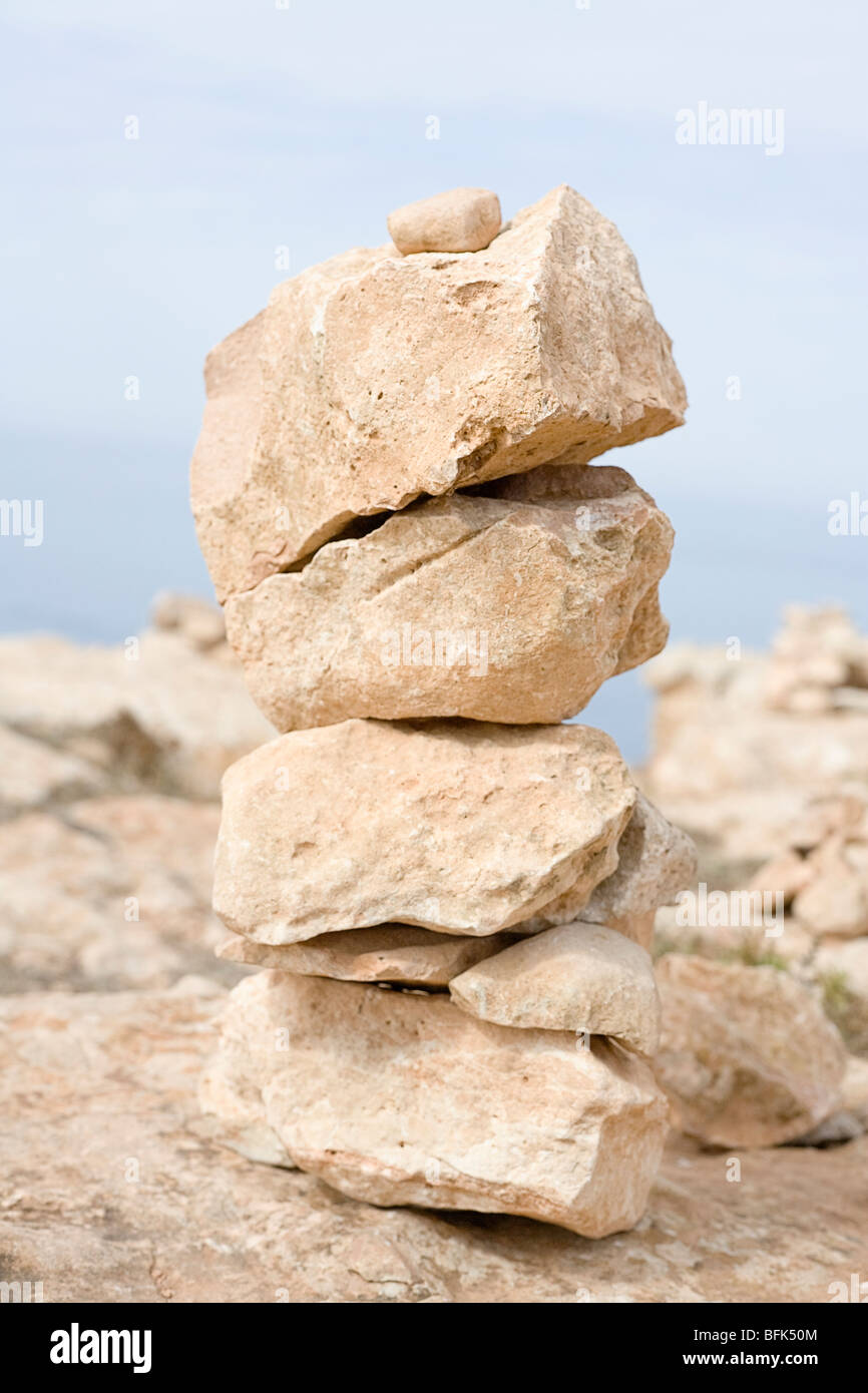 Stones one on top of the other hi-res stock photography and images - Alamy