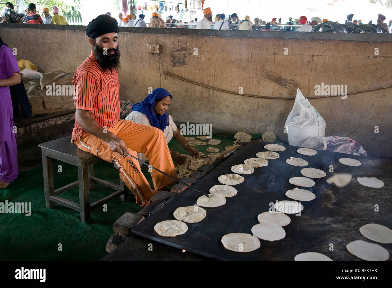 Making chapati hi-res stock photography and images - Alamy