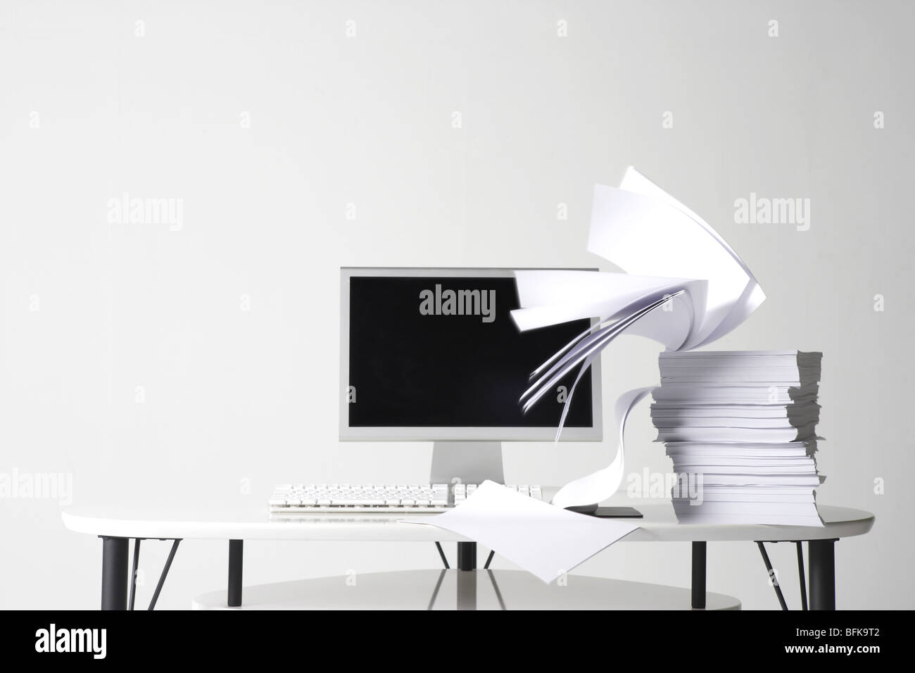 White screen computer monitor hi-res stock photography and images - Alamy