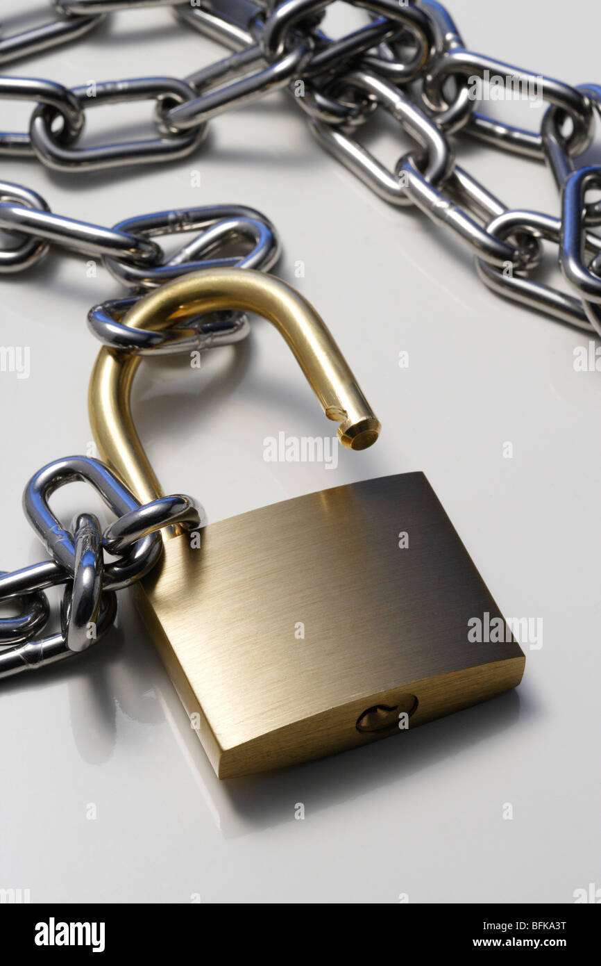 Pad lock and chain Stock Photo - Alamy