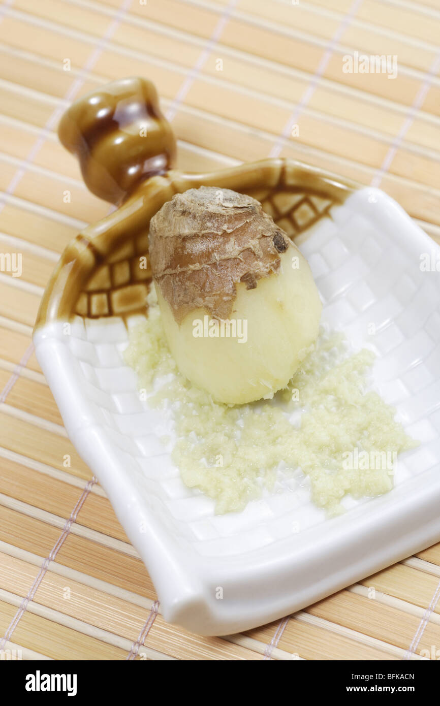 Grating of ginger hi-res stock photography and images - Alamy