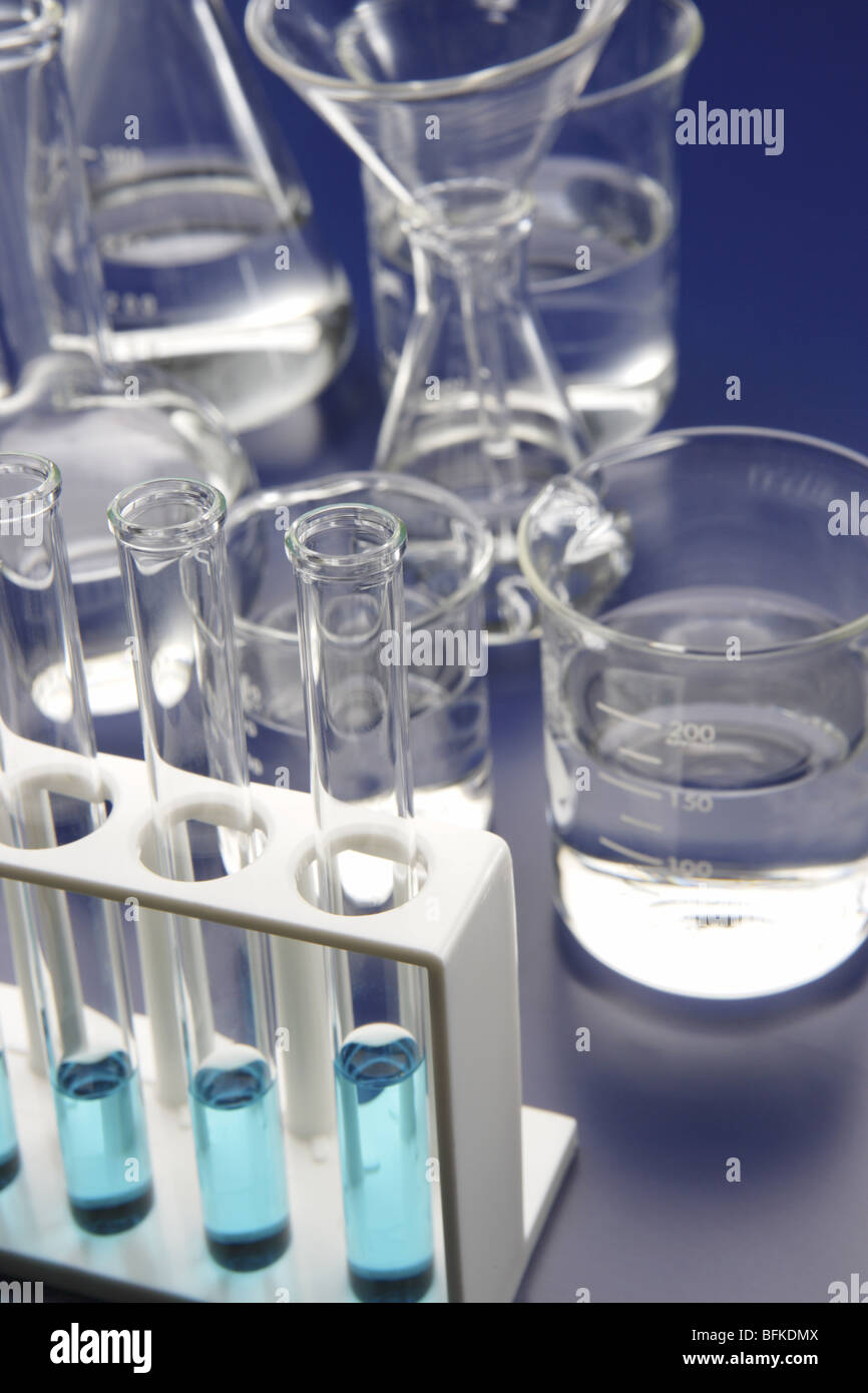 Laboratory equipments science chemistry hi-res stock photography and ...