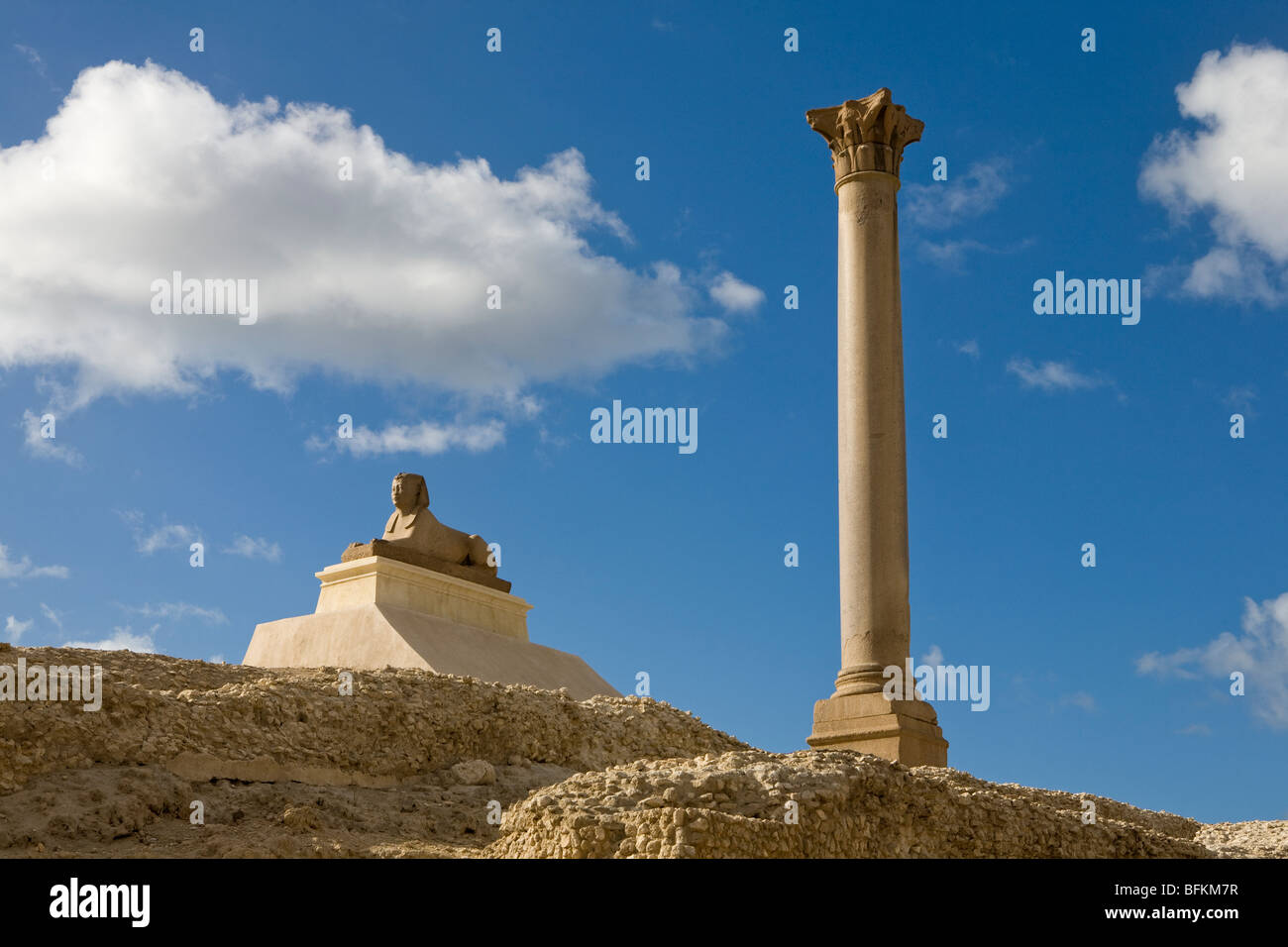 Red granite sphinx hi-res stock photography and images - Alamy