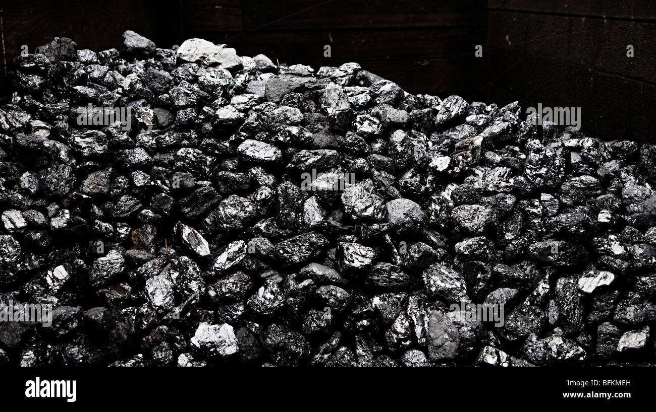 Coal bunker hi-res stock photography and images - Alamy