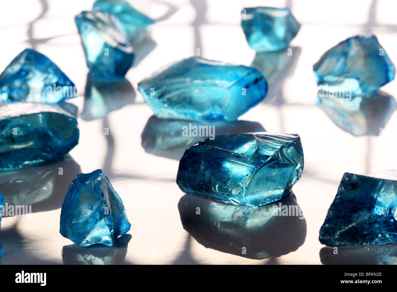 Dark blue glass exterior hi-res stock photography and images - Alamy