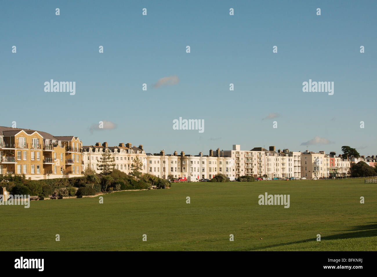 Buildings parkland along sea hi-res stock photography and images - Alamy