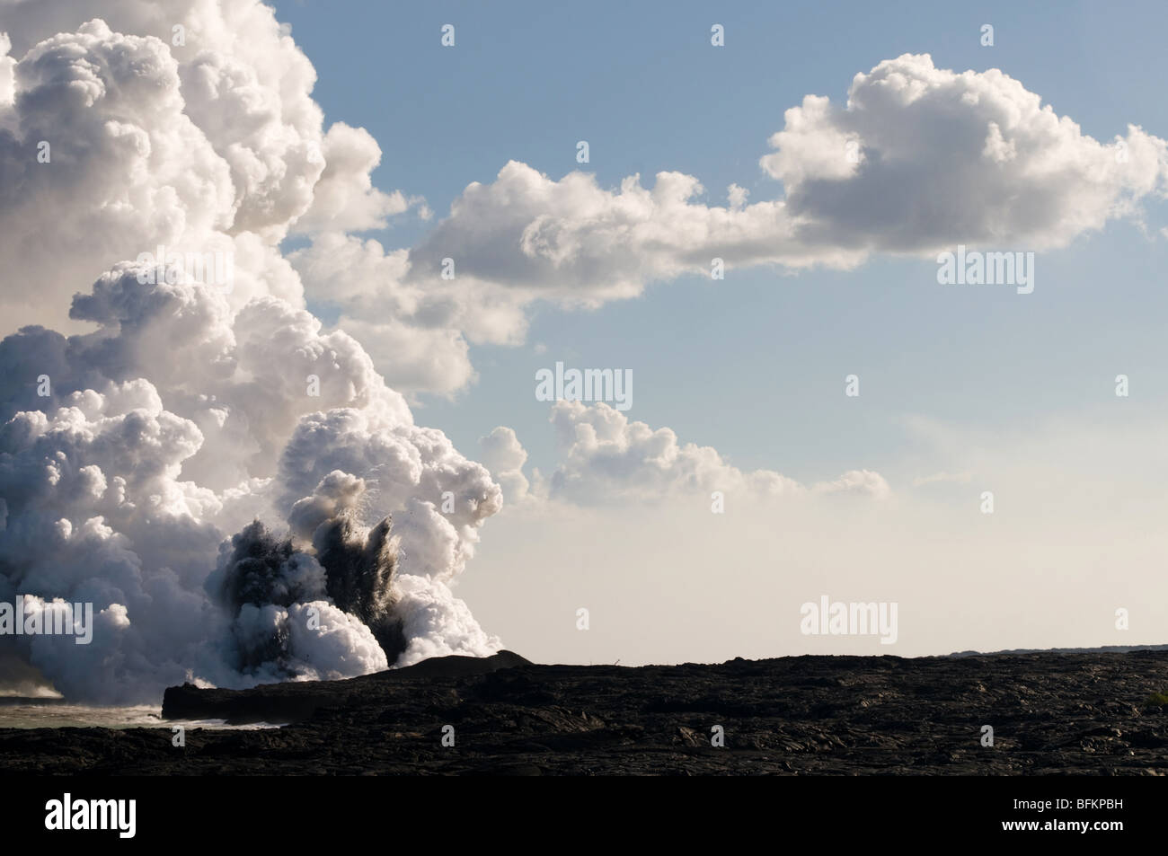 Ring of fire volcano erupting hi-res stock photography and images - Alamy