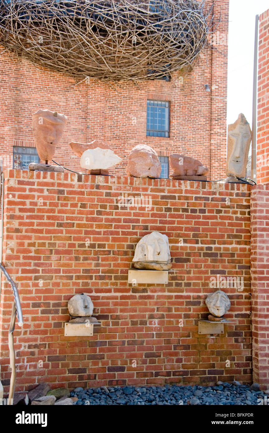Sculpture in Baltimore - AVAM The Fountain Heads (fountain Stock Photo ...
